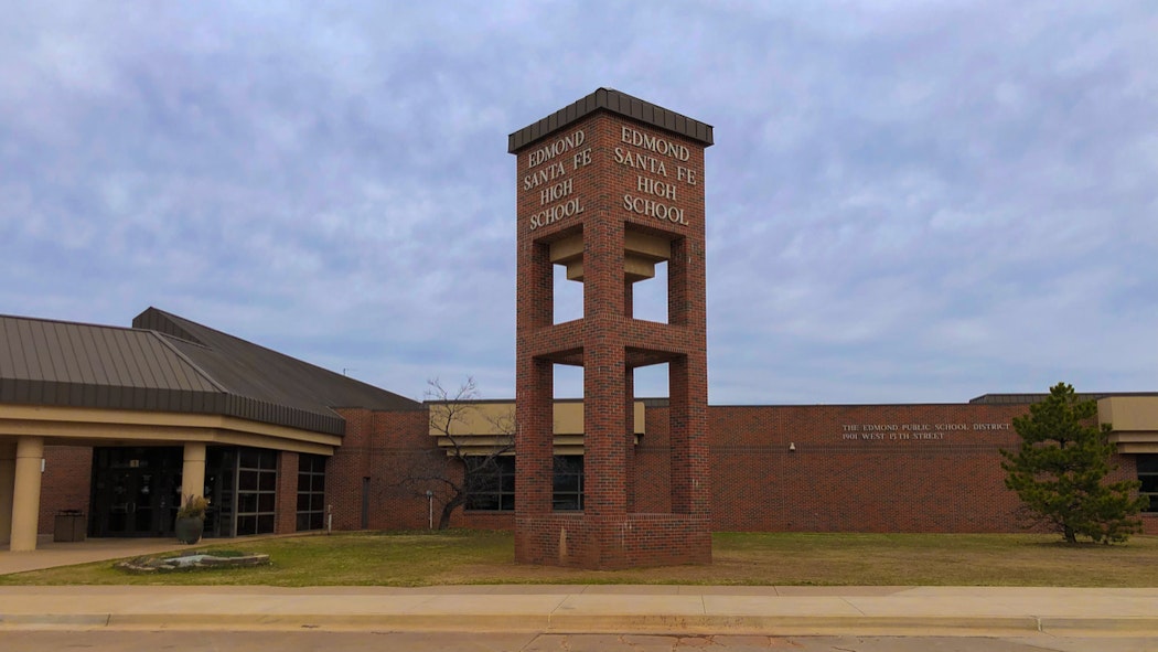 Police respond to stabbing near Edmond Santa Fe High School